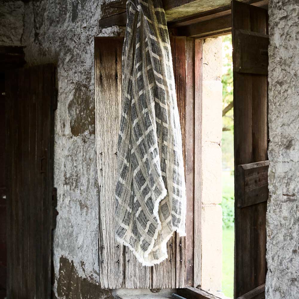 Petra Linen Boho Throw | Eadie Lifestyle